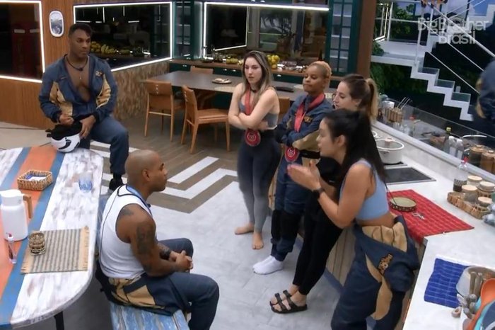 Sisters pedem para Cezar voltar ao outro quarto após indicar Aline e Amanda para o paredão no ...