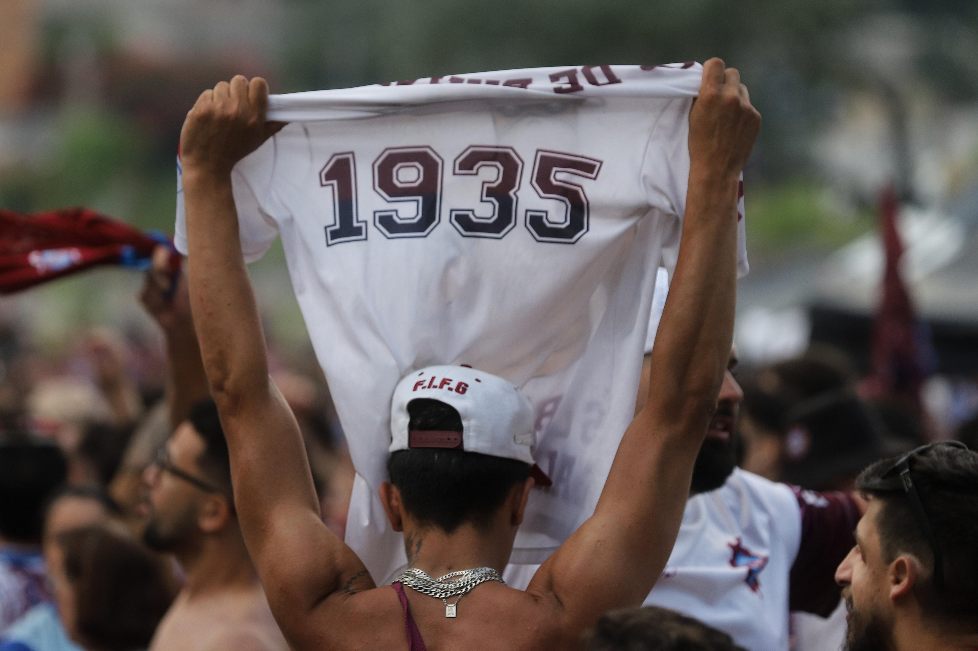 Jovens de 12 a 18 anos incompletos poderão assistir jogos do Caxias de ...