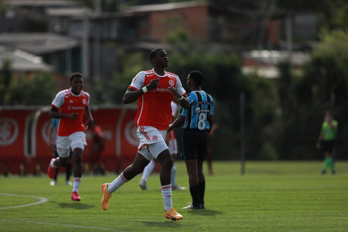Ricardo Mathias faz dois gols e Inter vence de virada o Grêmio pela ...