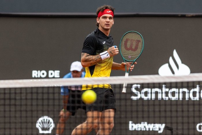 Thiago Wild supera russo e estreia com vitória no Masters de Madri | GZH