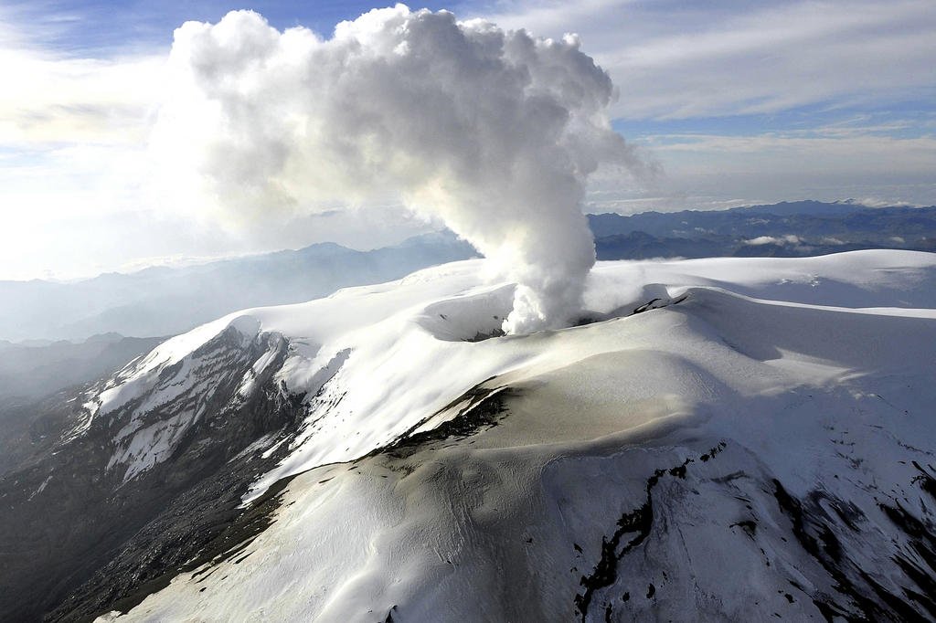 Colômbia alerta sobre risco de erupção do vulcão Nevado del Ruiz | GZH