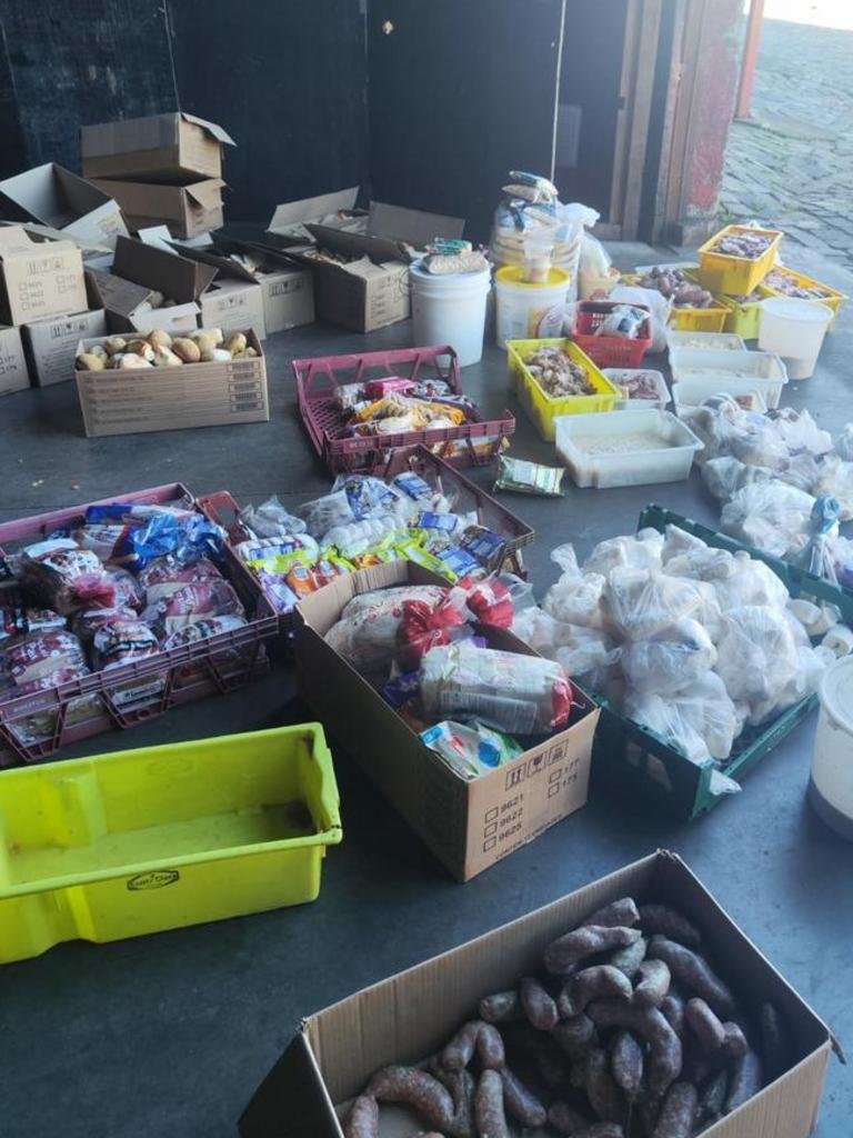 Ratos mortos e carne estragada: MP interdita depósito de mercado e ...