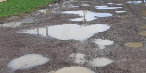 Via sem asfalto e sinalização gera reclamações em Imbé