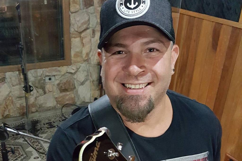 Mingau, baixista da banda Ultraje a Rigor, recebe alta hospitalar | GZH