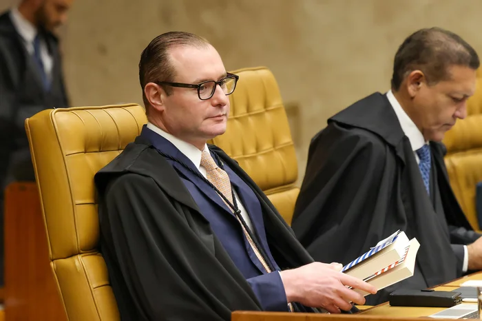 Quem é Cristiano Zanin? Conheça perfil do ministro que julga Bolsonaro ...