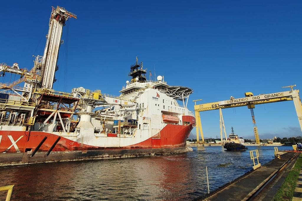 Ainda longe do cenário de 2014, retomada do Estaleiro Rio Grande mira ...