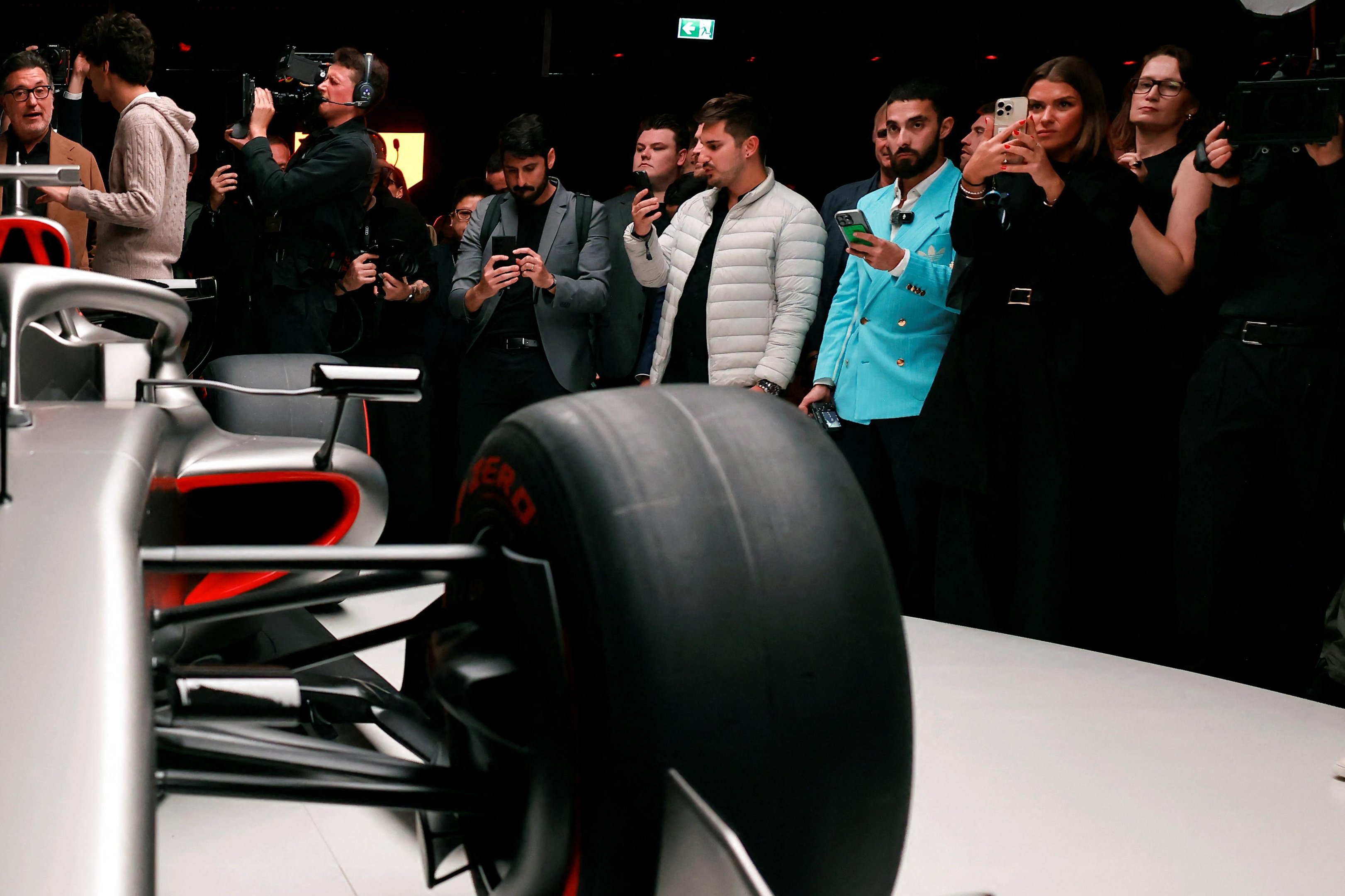 Audi apresenta carro de Gabriel Bortoleto na Fórmula 1 em 2026; piloto ...