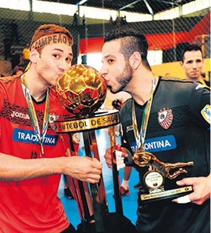 Pito, da seleção brasileira, é eleito melhor jogador de futsal do mundo ...