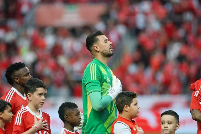 Após quase dois anos sem jogar, Ivan celebra retorno ao gol do Inter ...