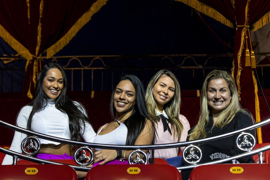 Como é a vida das mulheres do circo | Donna