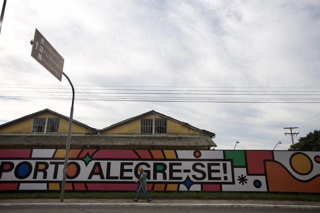 Conheça os dez personagens de Porto Alegre que serão retratados no muro ...