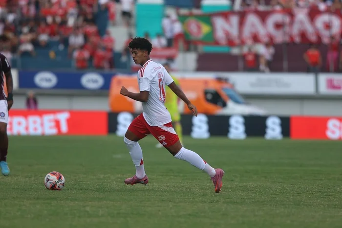 Aposta na base faz mais um garoto quebrar recorde no Inter | GZH