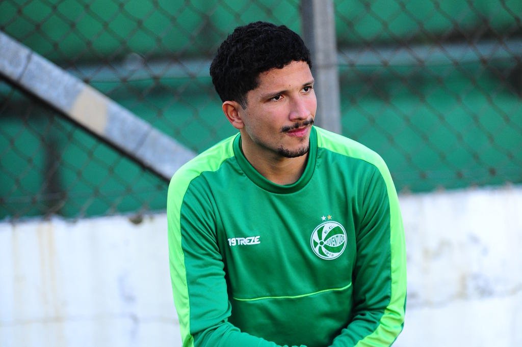 Yuri Lima, que teria traído Iza, jogou no Juventude; relembre a ...