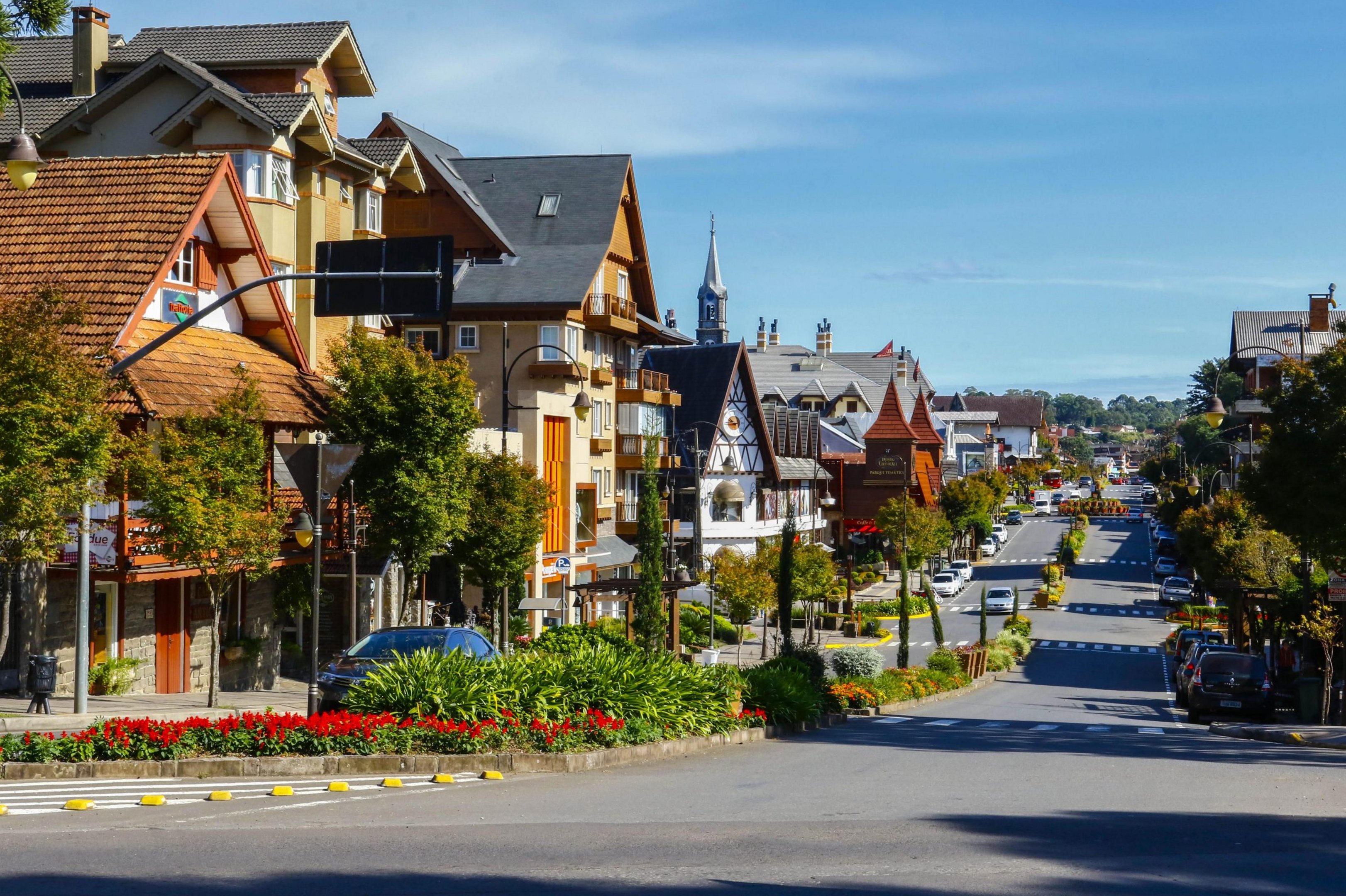 Gramado aprova lei que cobra imposto de plataformas como Airbnb e ...