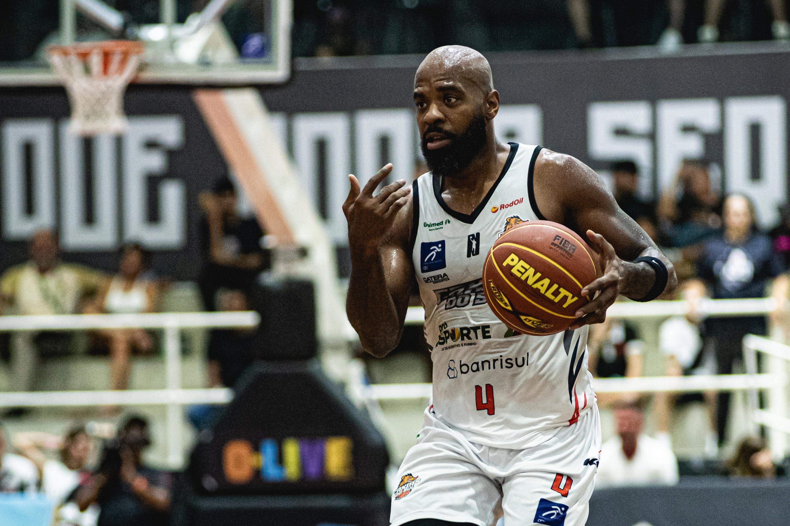 Jogo entre Caxias Basquete e Bauru terá homenagem para Larry Taylor ...