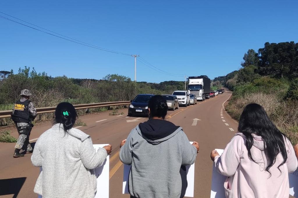 Cacique Doble: indígenas bloqueiam RS-343 em protesto contra morte de ...