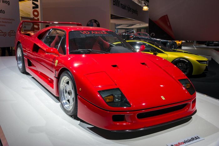 Ferrari cobra R$ 42 mil de homem acusado por plágio após fabricar ...