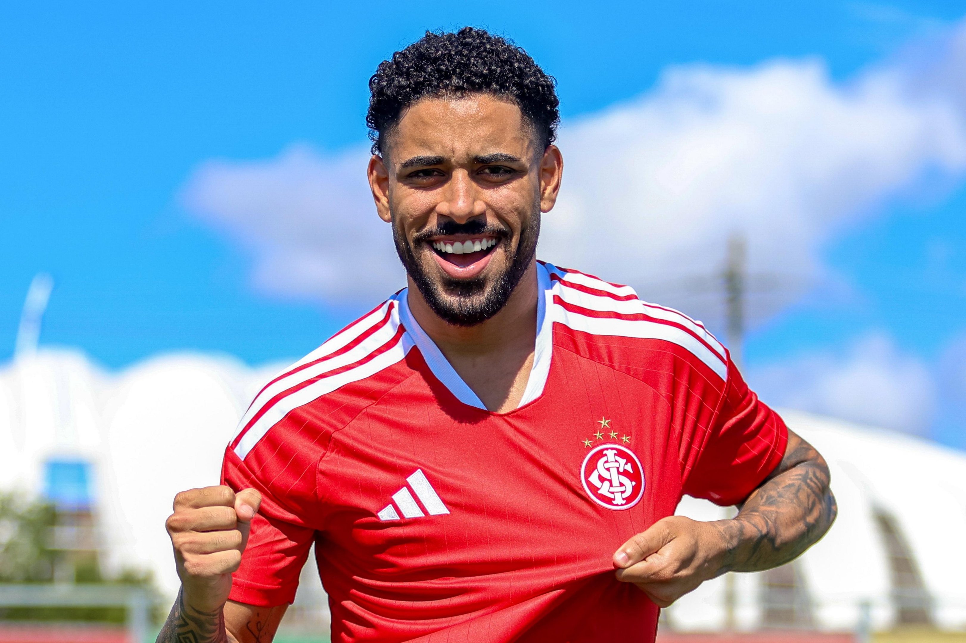 O jogador que pode ajudar Bernabei no Inter | GZH