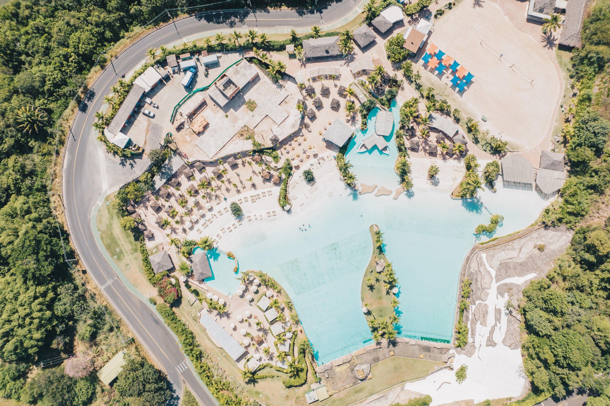 Em meio à natureza do Cerrado goiano, resort oferece atrações radicais ...