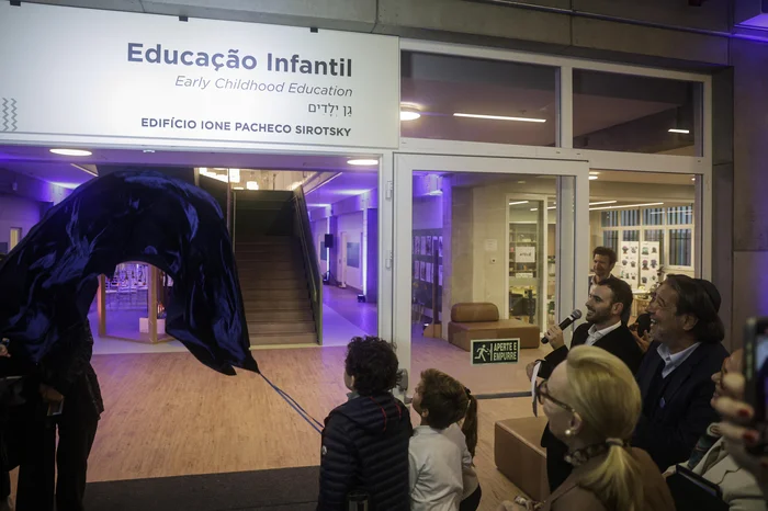Ione Pacheco Sirotsky recebe homenagem do Colégio Israelita em Porto ...