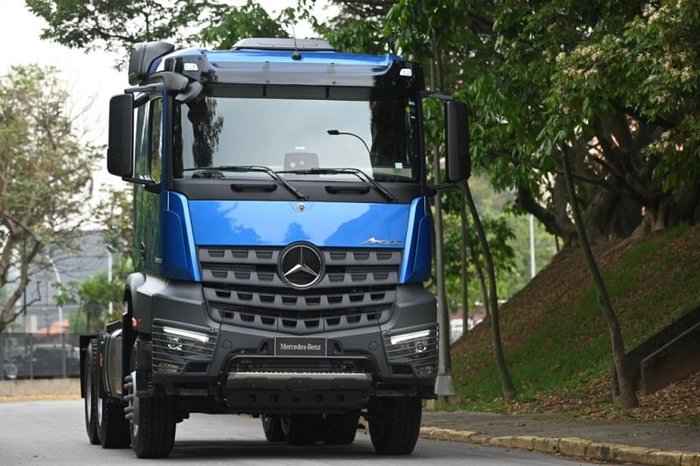 Actros, Atego, Arocs e Accelo 2025 puxam as novidades da Mercedes-Benz ...