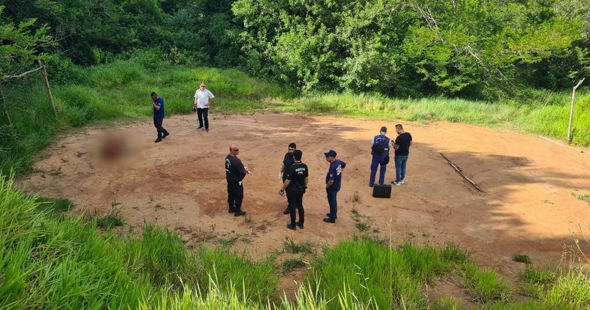 Mulher é Encontrada Morta Em Campo De Futebol Em Alvorada Gzh