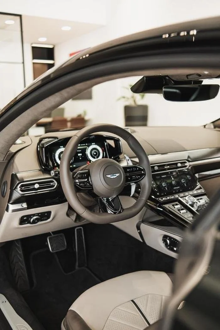 Aston Martin Vantage S desembarca no Brasil mais potente | GZH