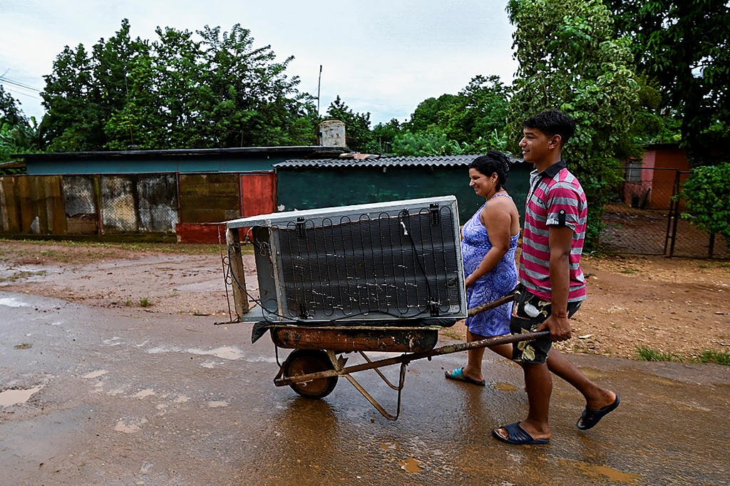 Com rajadas de até 200 km/h, furacão Ian sobe para categoria 3 e afeta oeste de Cuba | GZH