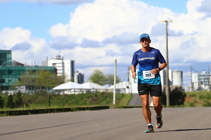 Maratonista de Caxias do Sul está próximo de bater recorde mundial ...