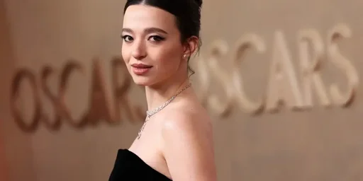 Mickey Madison vence Fernanda Torres e conquista premio de Melhor Atriz ...