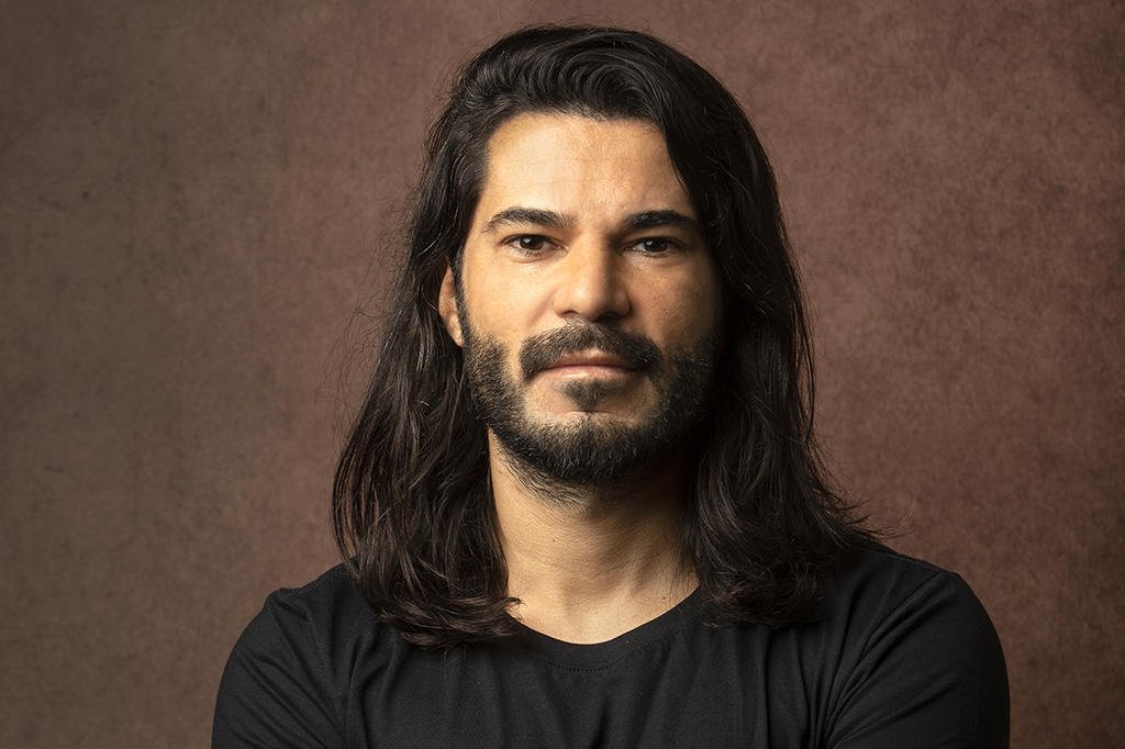 Allan Dias Castro, o "poeta da voz", lança "O Colecionador de Saudades ...