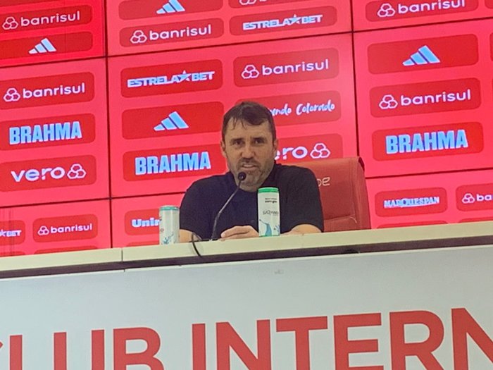Johnny sai do banco, faz despedida com a camisa do Inter e é elogiado ...