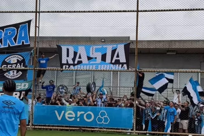Com apoio da torcida, Grêmio encerra preparação para o clássico Gre-Nal ...