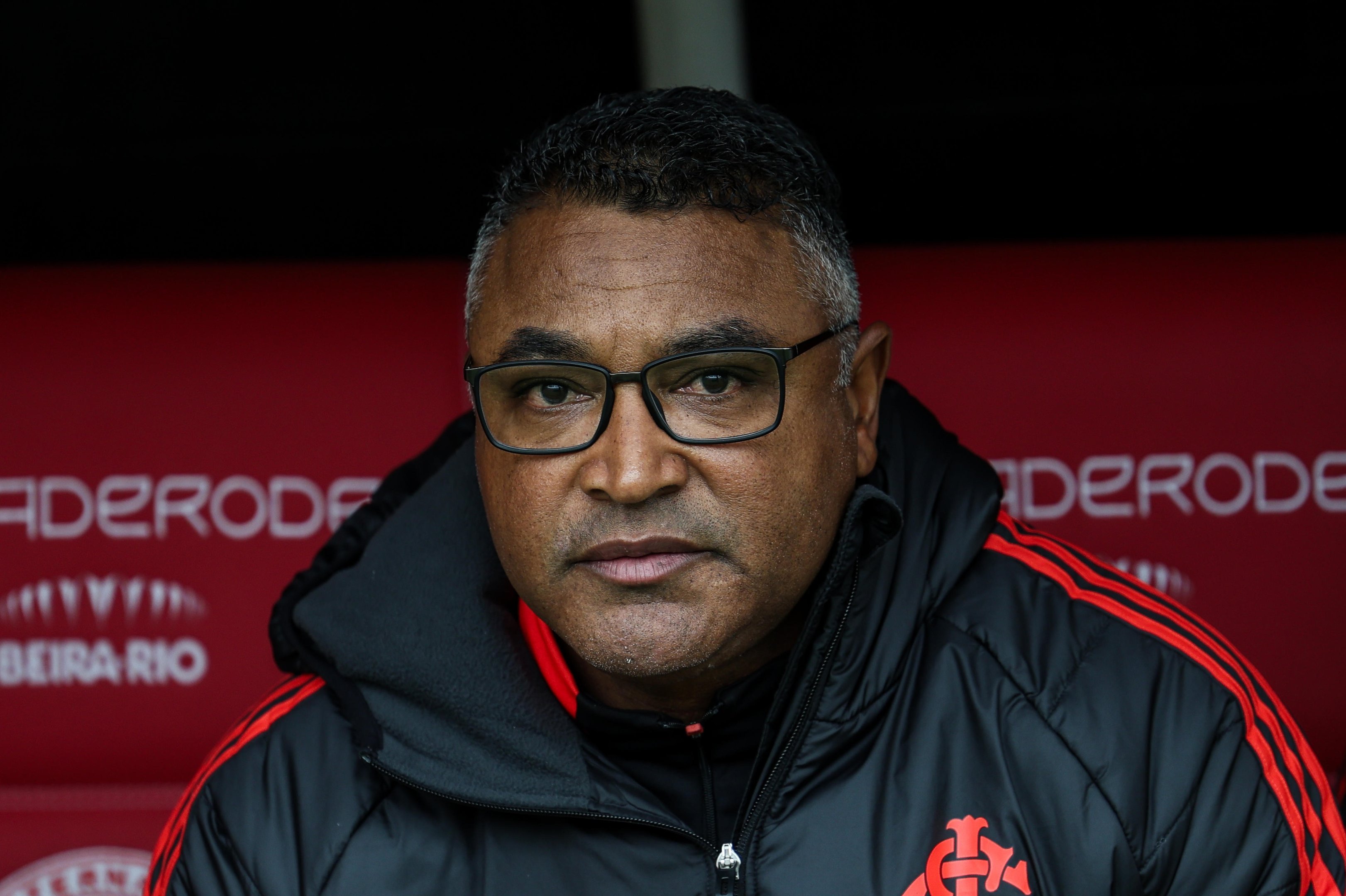 Roger mostra alívio após protestos e indica permanência de Ricardo ...