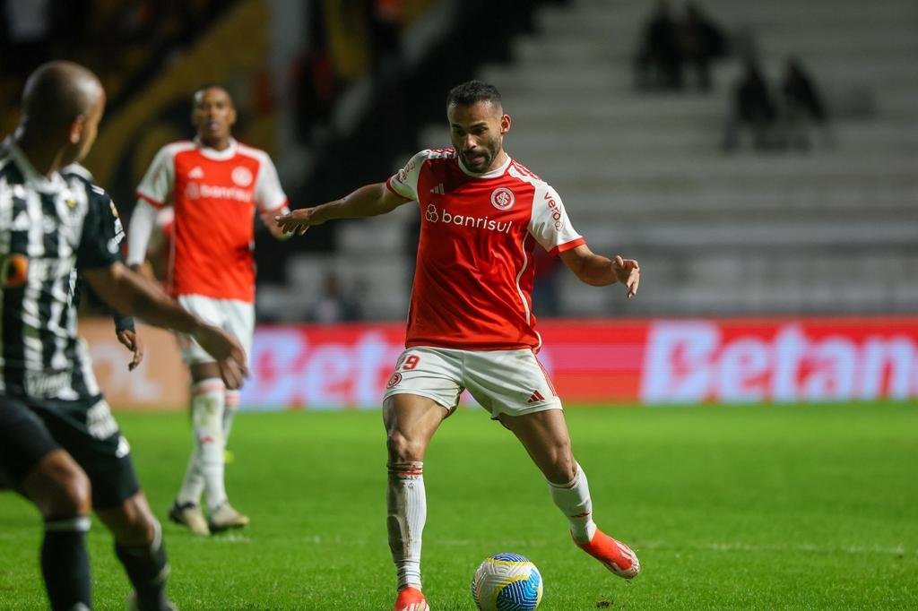 O jogador alçado a ponto de referência do novo Inter de Roger | GZH