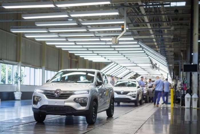 Renault investe R$ 2 bilhões para produzir novo utilitário esportivo ...