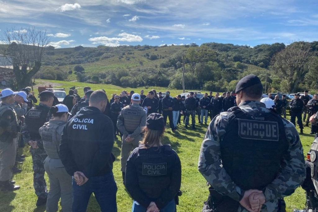 Quatro pessoas são presas em operação conjunta da Polícia Civil e ...