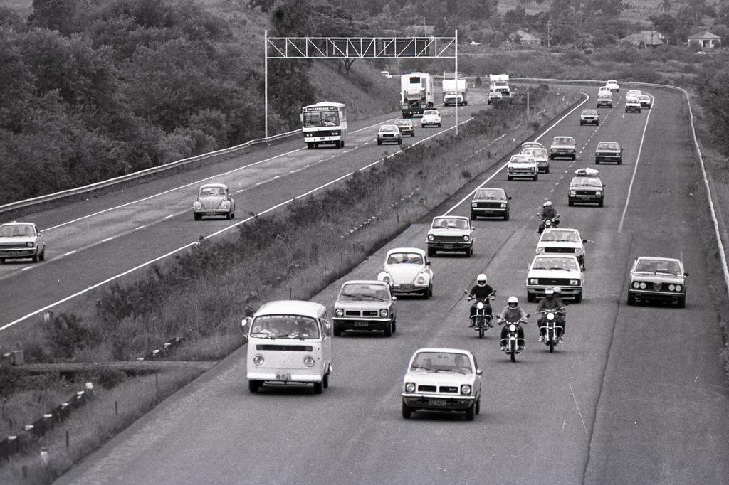 Como era a operação de sentido único da freeway há 40 anos | GZH