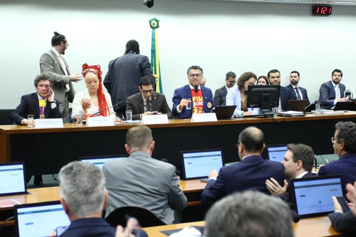Câmara liga “modo turbo” e deve concluir votação sobre fim da escala ...