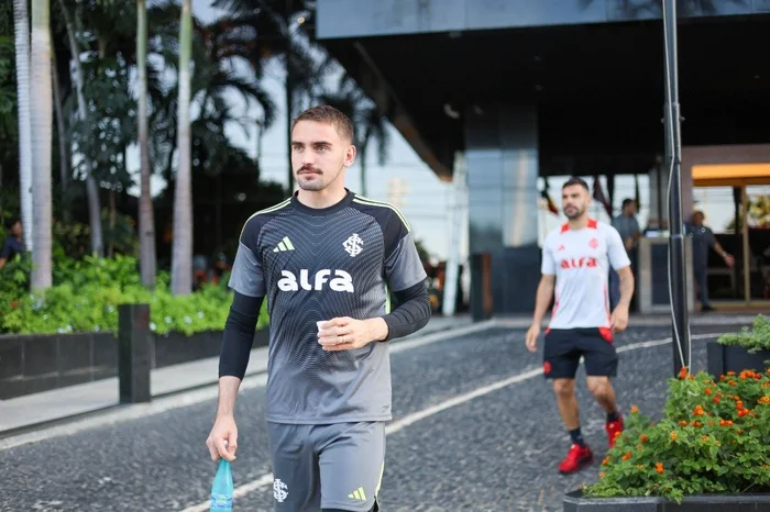 No Beira-Rio lotado, Inter recebe o Santos para abrir distância do Z-4 ...