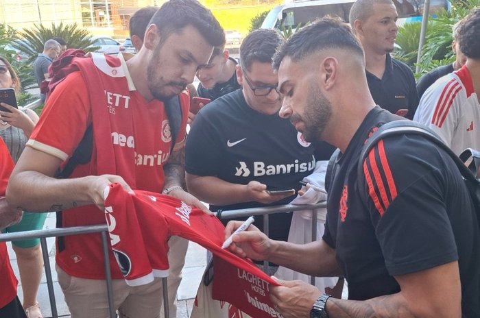 Sem Borré, Inter chega a Caxias para o primeiro jogo da semifinal do ...