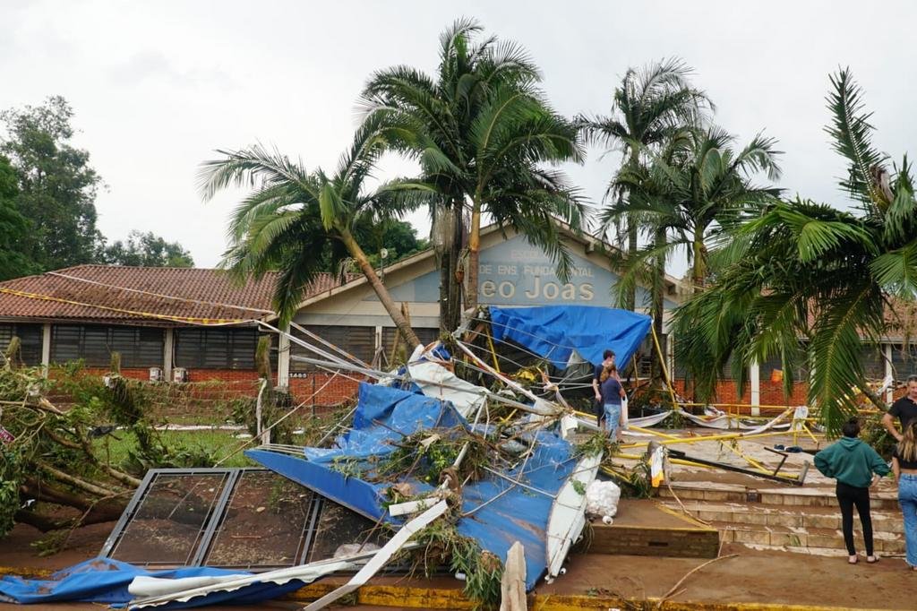 “Perdemos nossa identidade”, diz diretora de escola destruída na ...