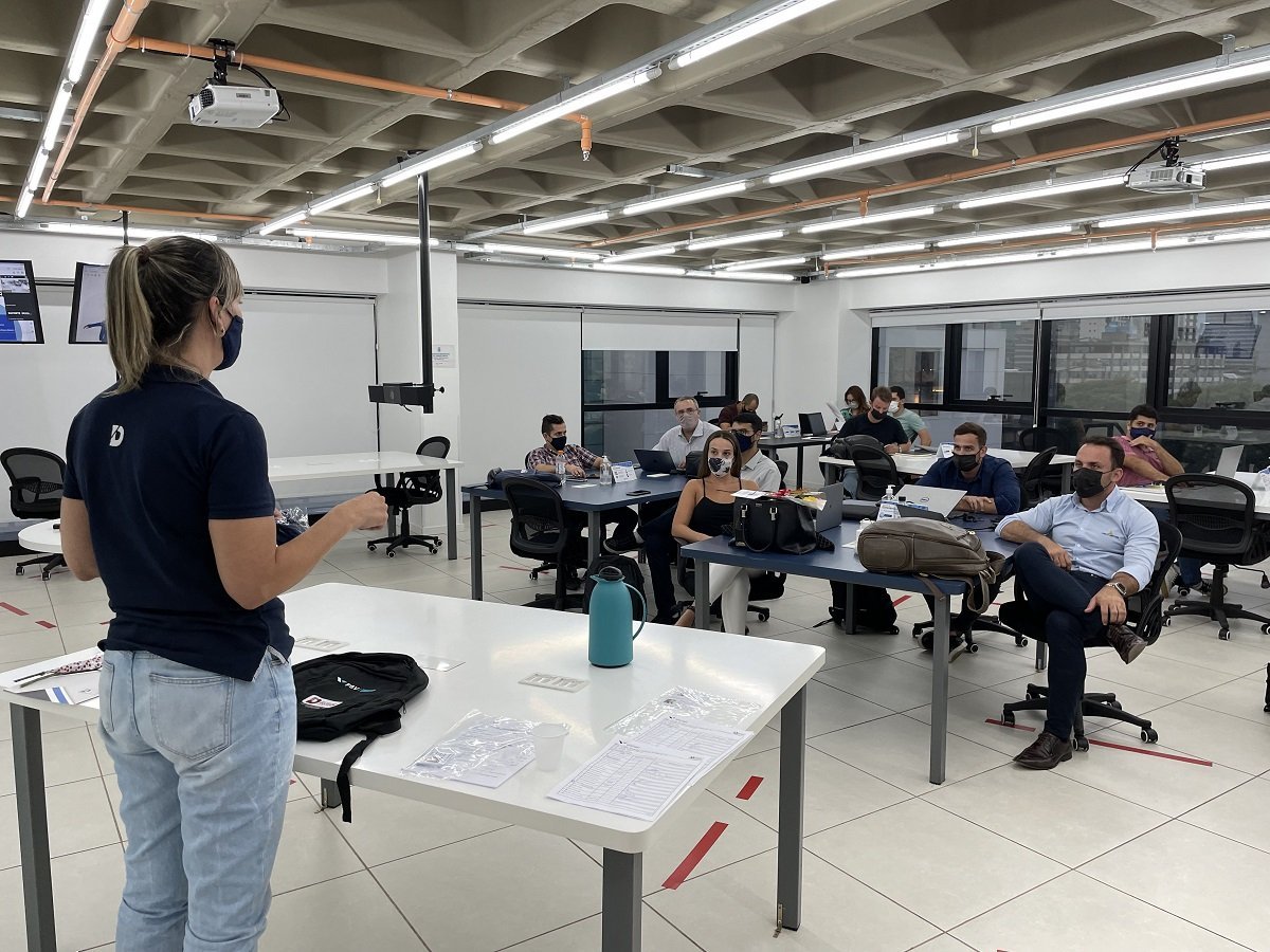 Sala híbrida garante flexibilidade na volta às aulas presenciais da ...