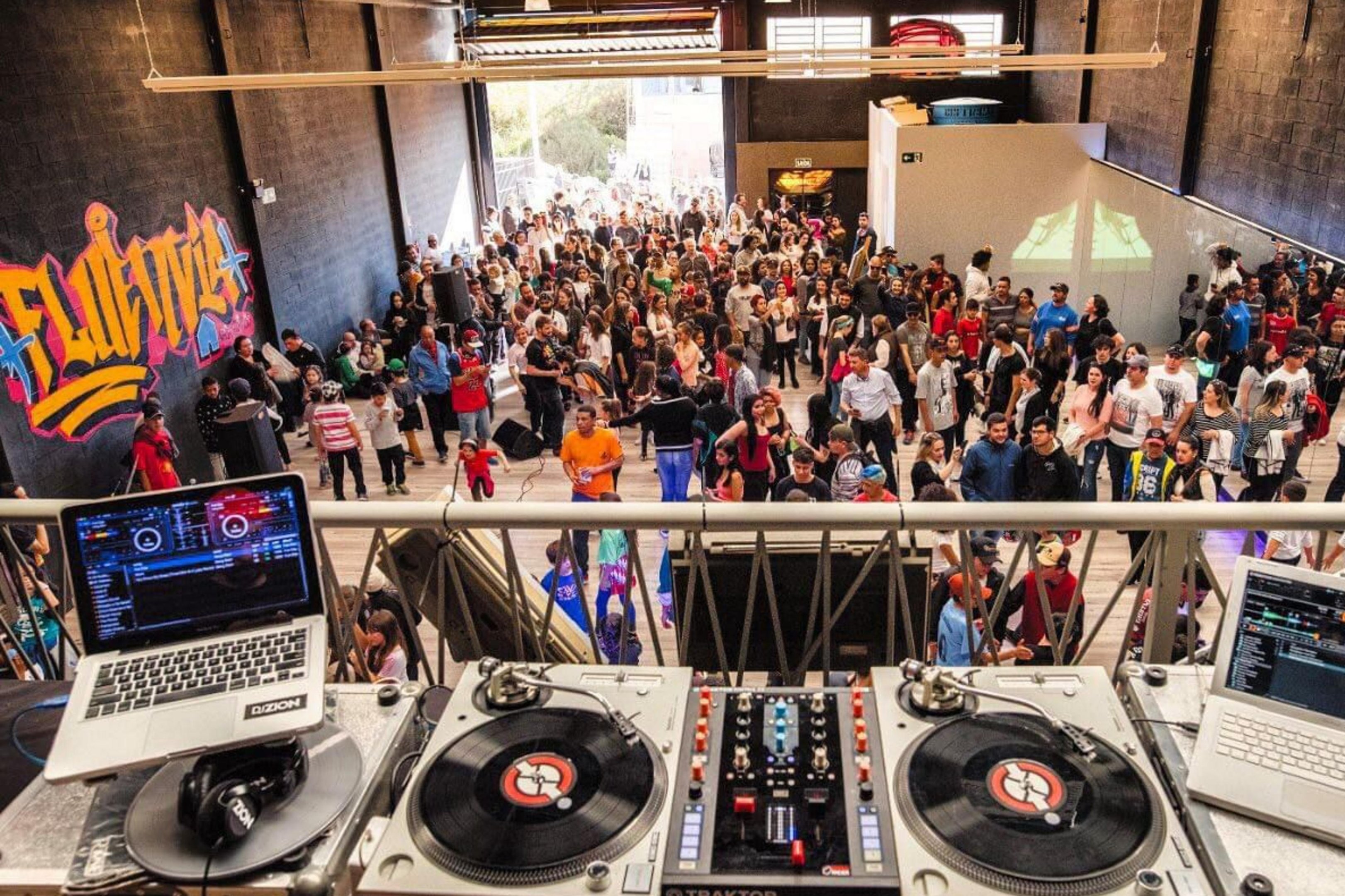 Exposição com a trajetória do DJ Hood estreará neste domingo, na ...