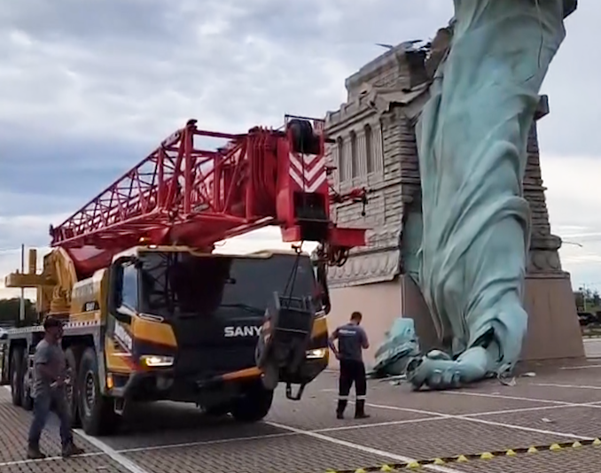 Vídeo mostra remoção da Estátua da Havan que caiu durante temporal em ...