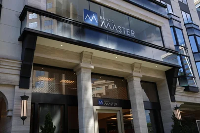 Ex-presidentes do Fed denunciam ataque contra independência do banco ...