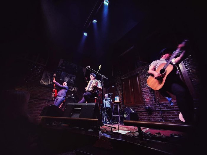 The Beatles no Acordeon se apresenta no Bar do Joe, em Garibaldi, em ...