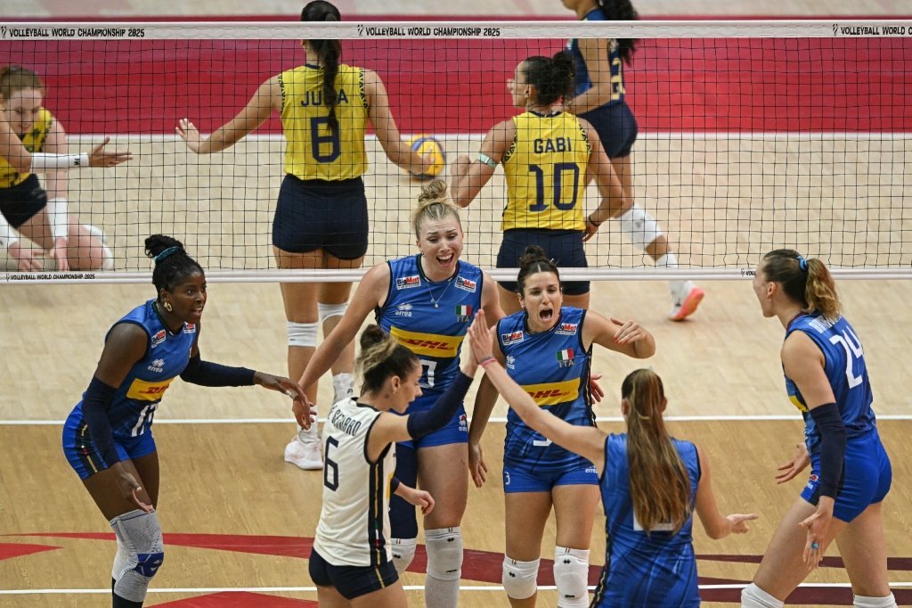 Brasil perde para a Itália no tie-break e dá adeus ao Mundial de vôlei ...
