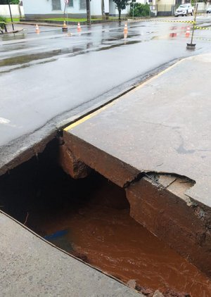 Cidades do noroeste gaúcho têm ruas e pontes interditadas após chuva ...