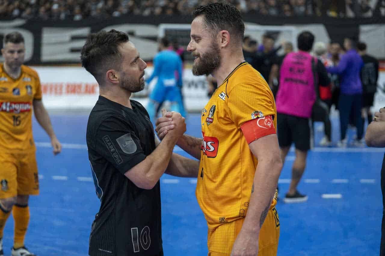 Duelo de estrelas: Deives e Rodrigo Capita se reencontram no Norte do ...